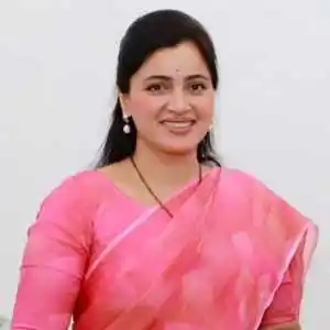 Navneet Kaur Rana | Biography Birthday Family Struggles Net Worth Age