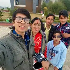 Sourav Joshi Biography Girlfriend Net worth Family