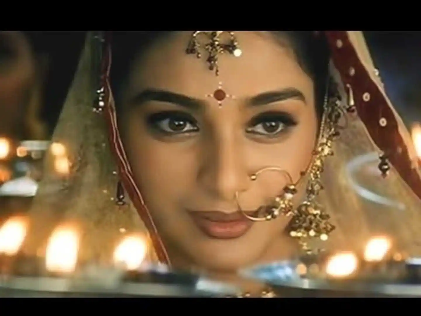 Hum Saath - Saath Hain - Movie Story Cast Review Details