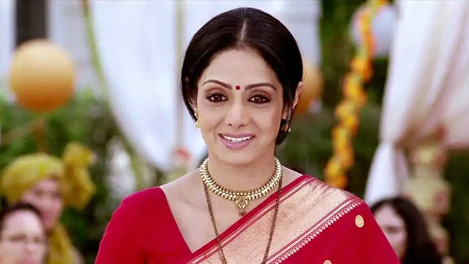 English Vinglish Year: 2012 Plot, Songs, Cast, Reviews, Trailer and More