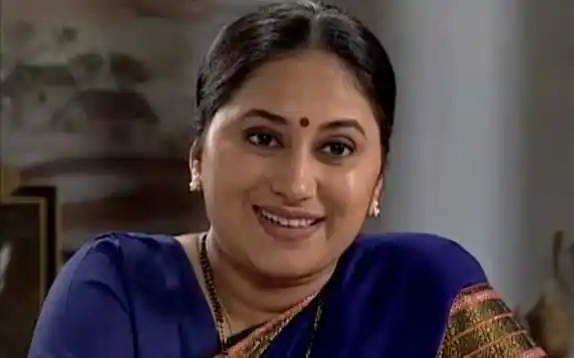 Sukanya Kulkarni - Best Tv Shows, Movies, Career, Age, Birthday, Net Worth