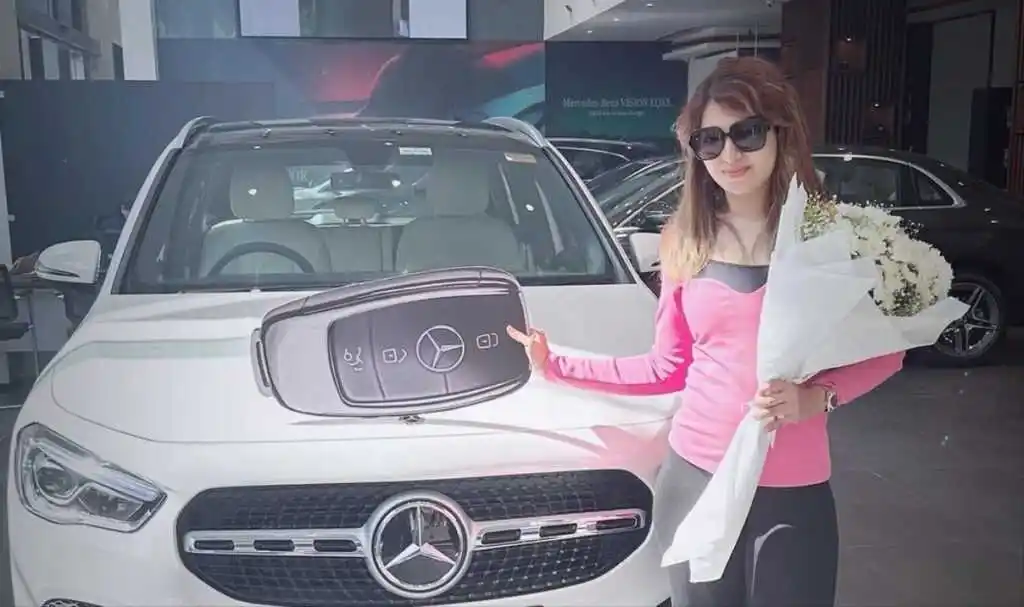 Sana Raees Khan - Bigg Boss 17, Advocate, Age, Boyfriend, Family